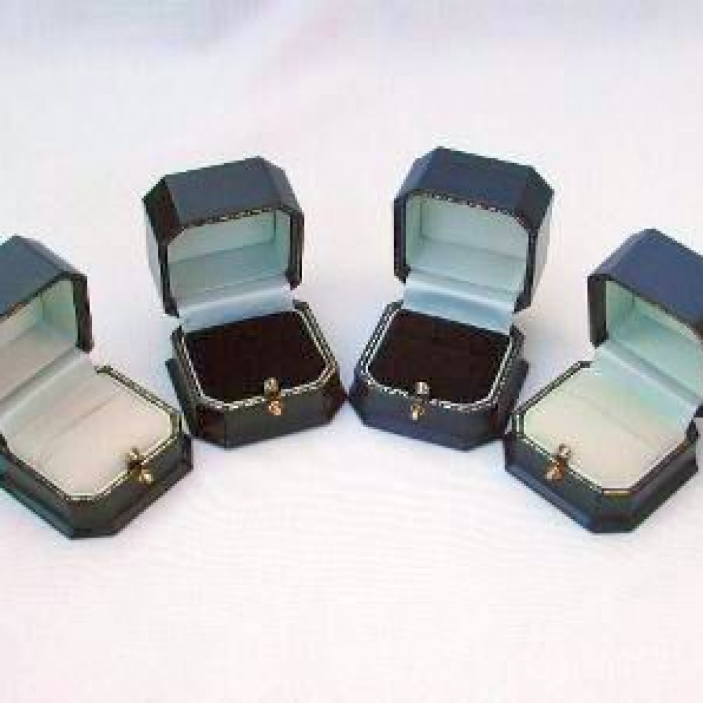Hand Made Traditional ring case - Just Brothers & Co.