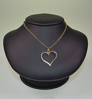 Medium neck stand - black - Just Brothers & Co.