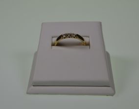 Single ring wedge stand - white - Just Brothers & Co.